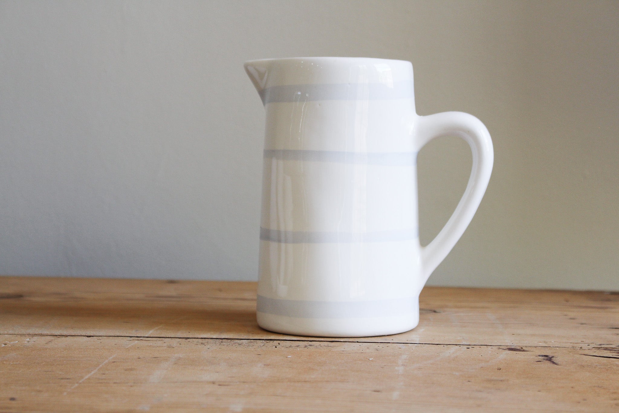 Karoo tall pitcher jug | Blue water colour pinstripe – hartsgoed